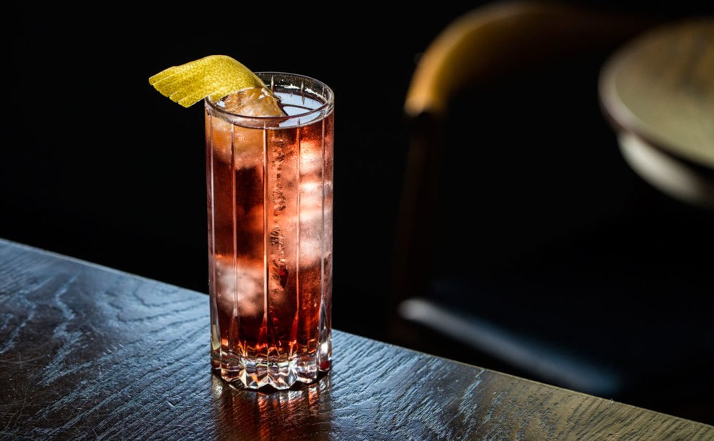 Ontdek ons heerlijke Añejo Highball cocktail recept! - Sweet & Sour